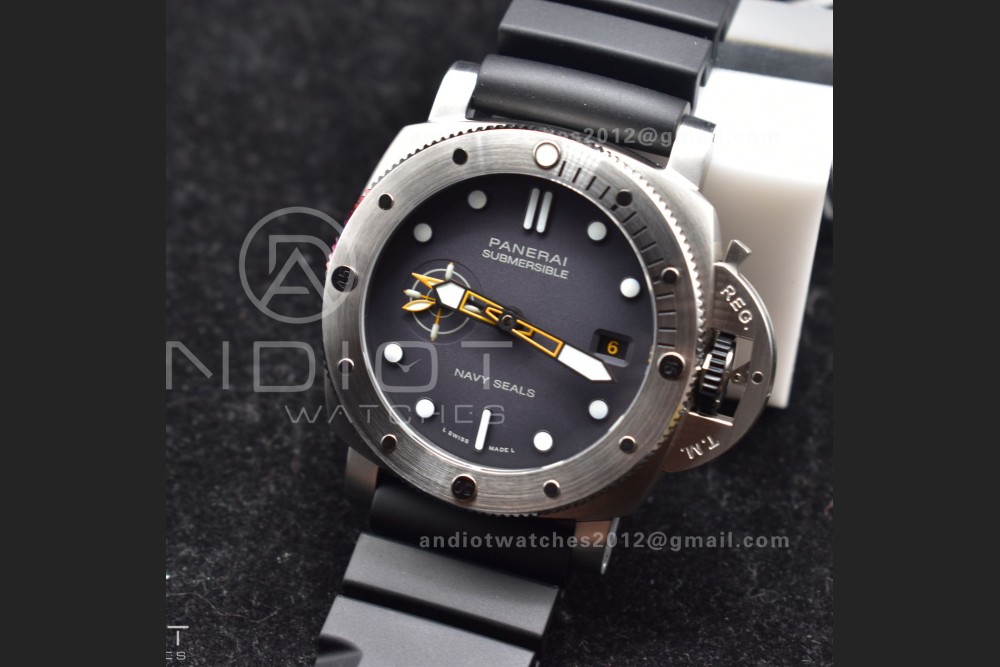 PAM1323 VSF 1:1 Best Edition Grey Dial On Black Rubber Strap P900